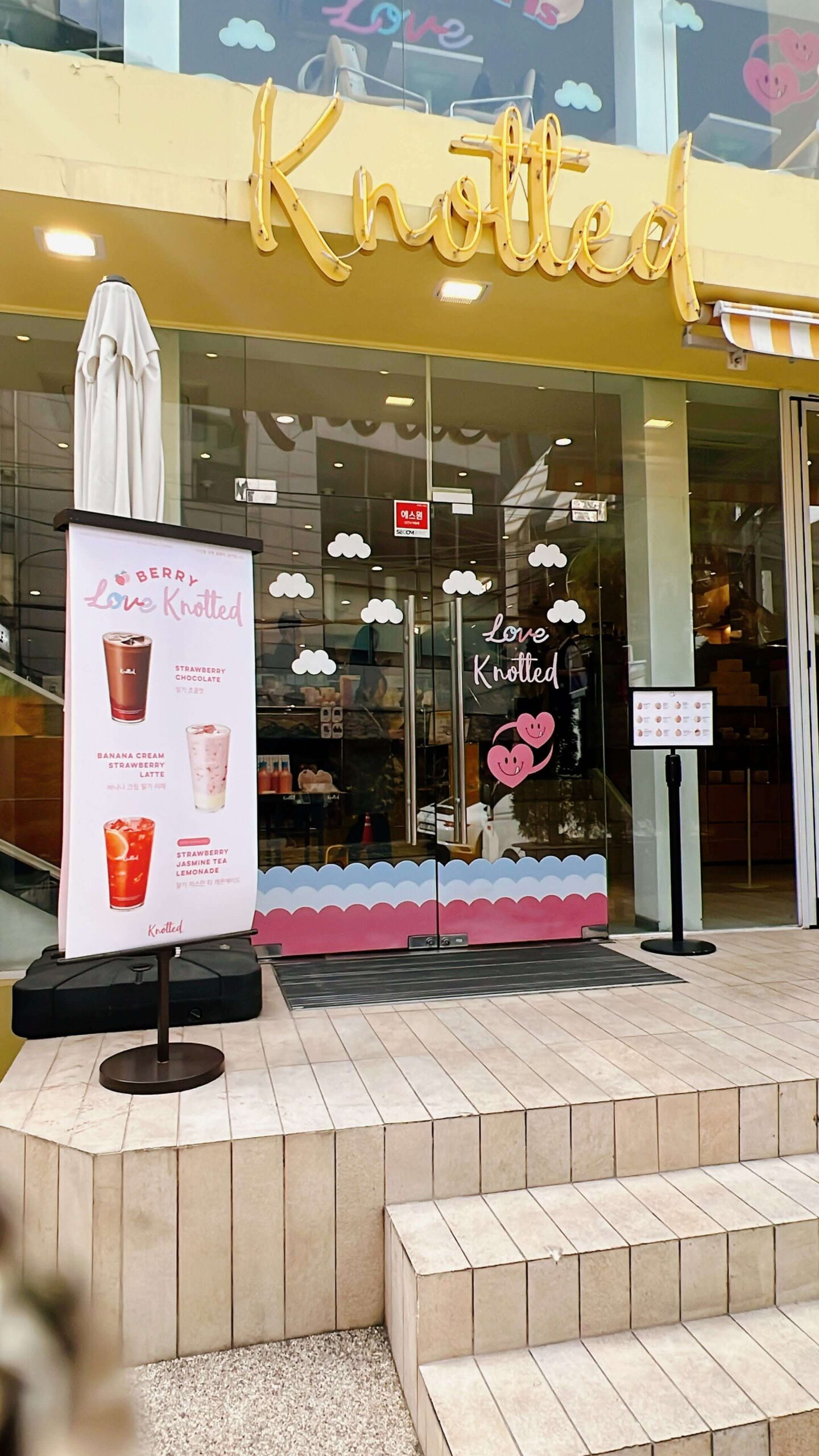 美味しくてカワイイ！ソウルのドーナツ屋さん「Cafe Knotted」 | モエイロ