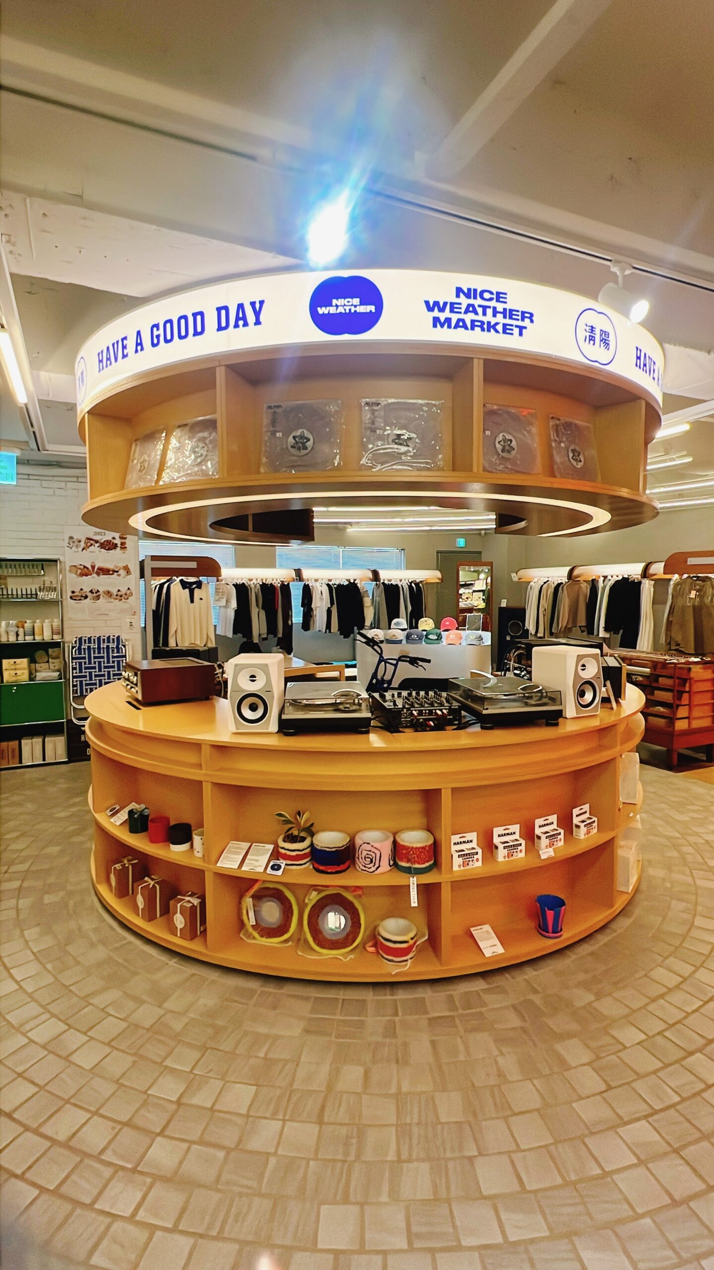 カロスキルのお洒落なライフスタイルストア「NICE WEATHER MARKET （ナイスウェザーマーケット）」 | モエイロ